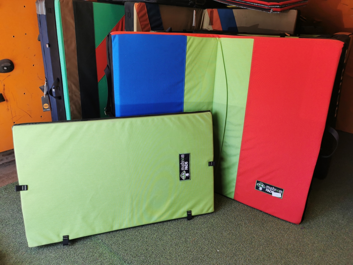 Crash Pad Rental & Albarracín Climbing